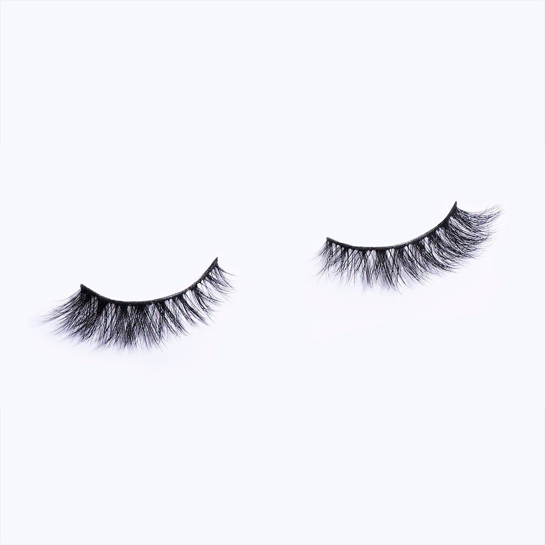 FLUTTER LASH – Formless Beauty